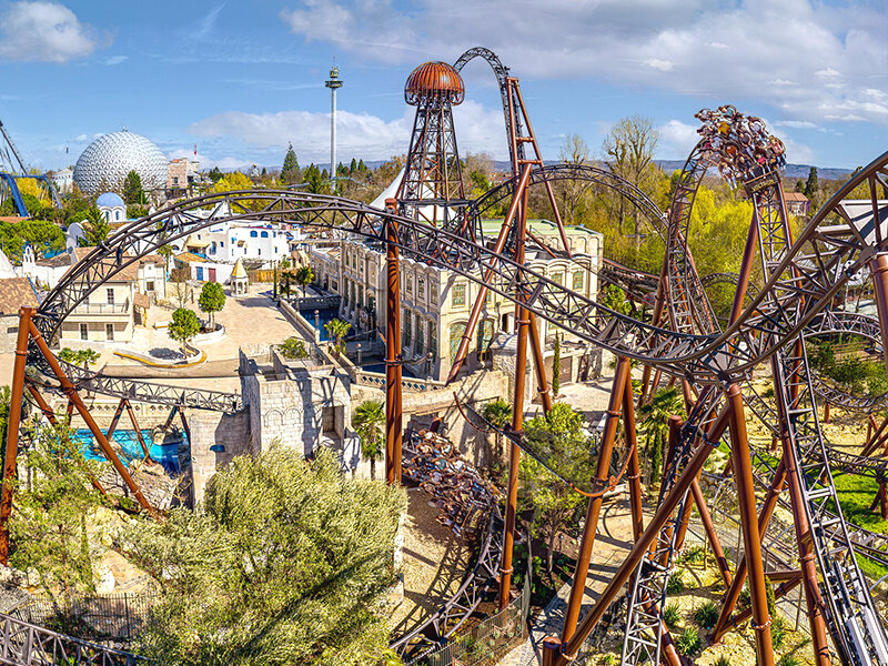 Europa-Park 2026: Eintrittskarte für 2 Erwachsene und 1 Kind ...